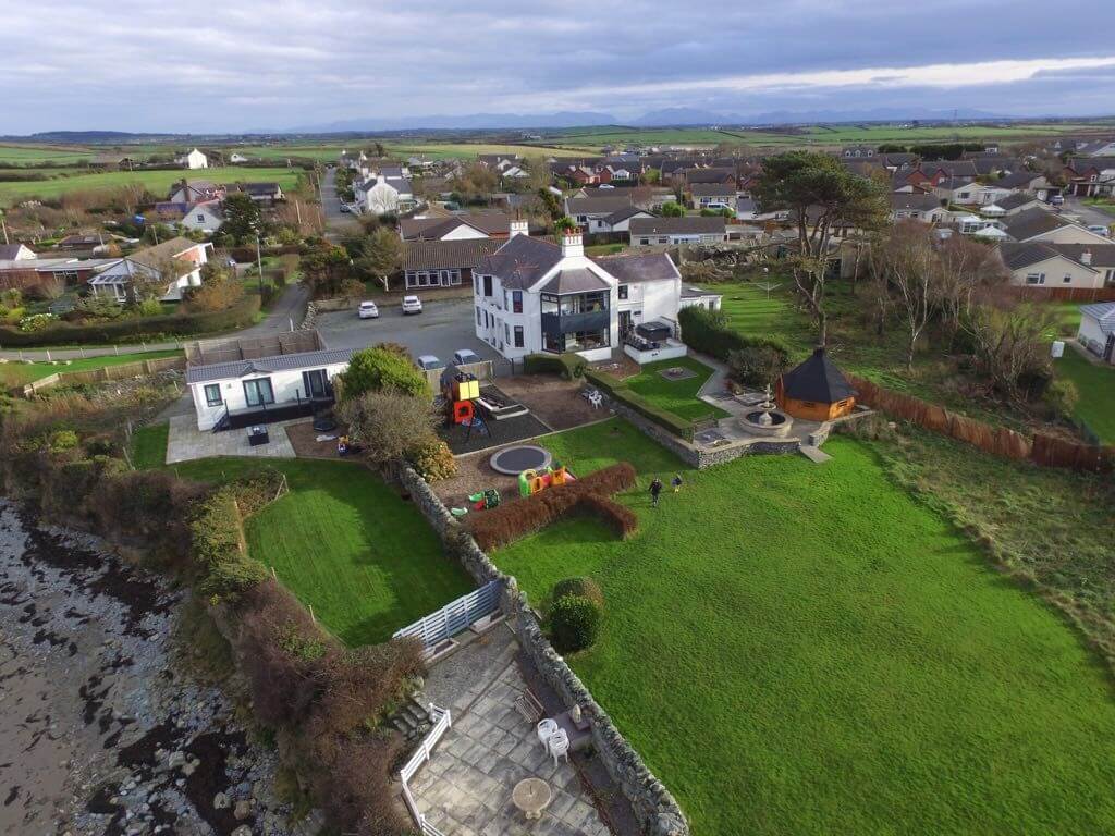 Trefonen House (Sleeps 7) - Holiday Accommodation – Anglesey Holidays